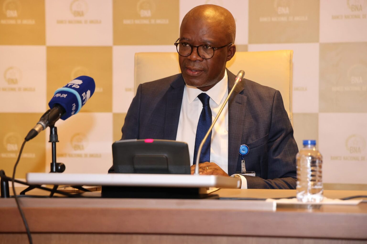 Crédito à economia real concentra-se em Luanda onde estão 80% das ...